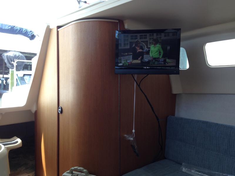 1998 Hunter 260 sailboat for sale in Florida