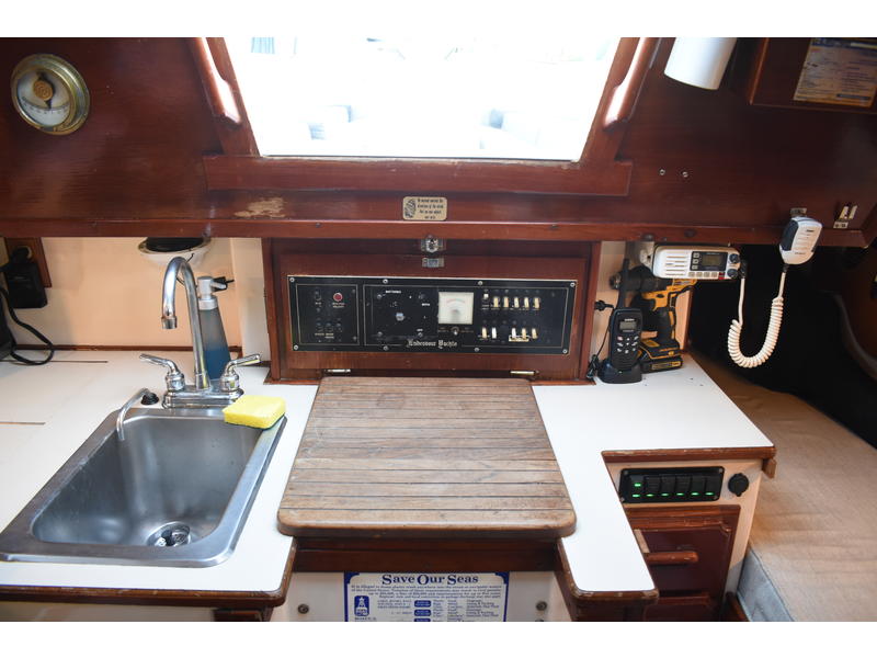 1981 Endeavour E32 sailboat for sale in Florida